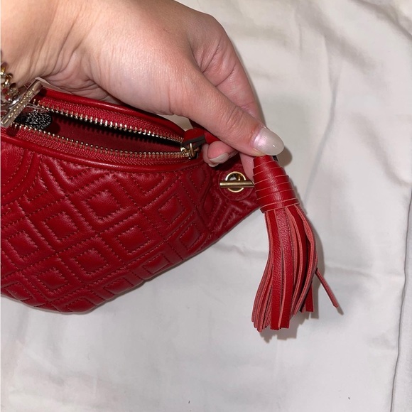 Tory Burch | Bags | Tory Burch Medium Adjustable Chain Belt Fanny Pack | Poshmark